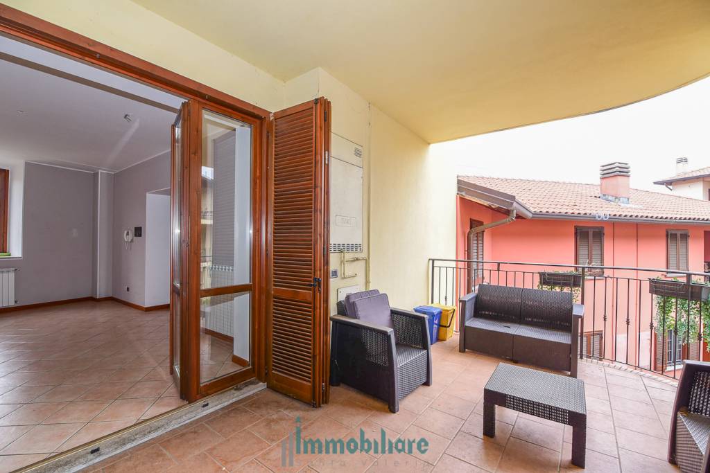 Appartamento in vendita a Monticello Brianza capitani Pzde