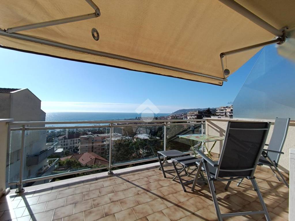 Appartamento in vendita a Sanremo via Wolfgang Goethe, 499