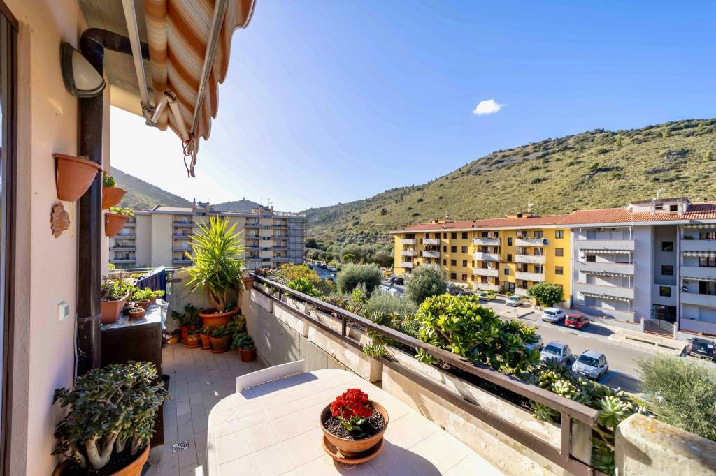 Appartamento in vendita a Monte Argentario via Cristoforo Colombo