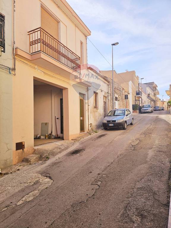 Casa Indipendente in vendita a Ispica via De Pretis, 28