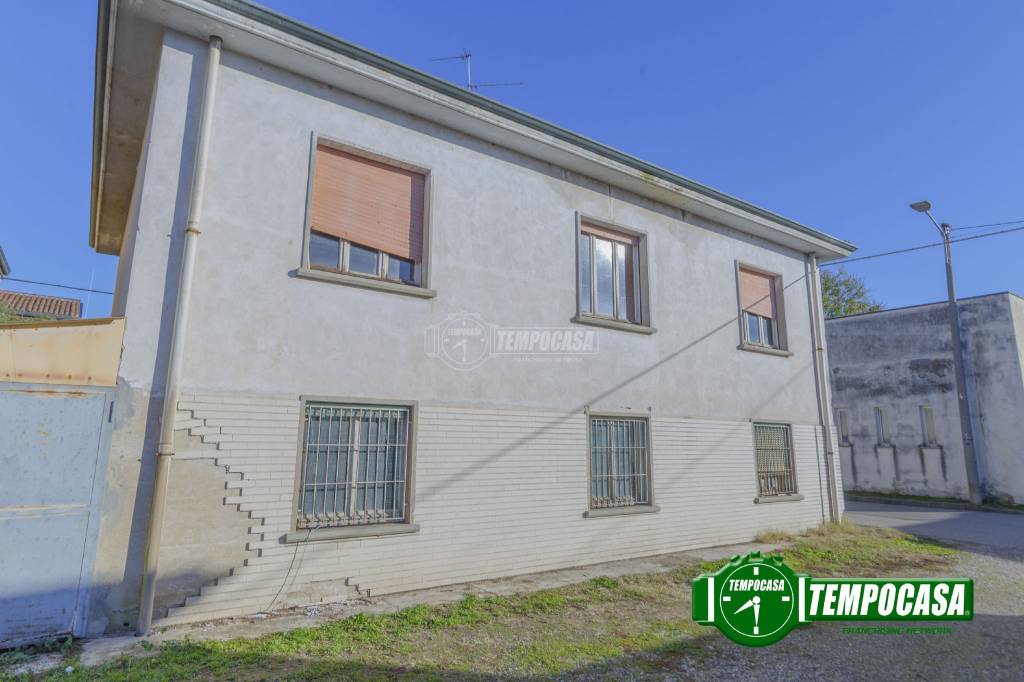 Villa in vendita a Casarile via leopardi