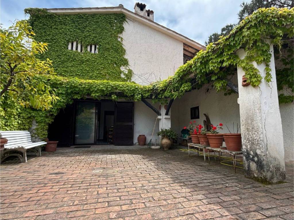 Case in vendita a Cellole - TrovaCasa