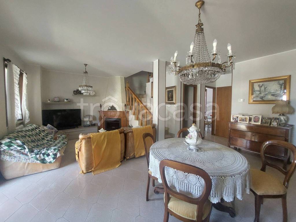 Villa a Schiera in vendita a Brescia villaggio Badia Via 1, giardino ...