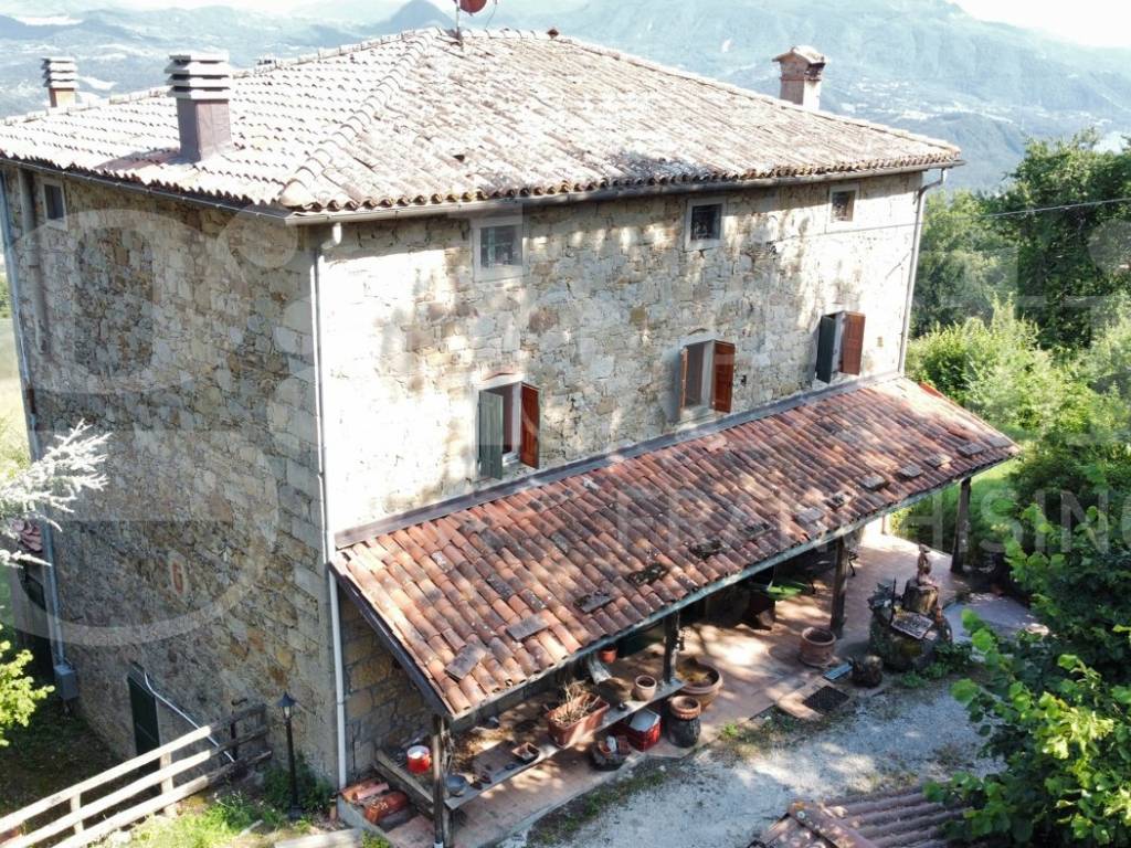 Ville con taverna in vendita a Castel di Casio - TrovaCasa