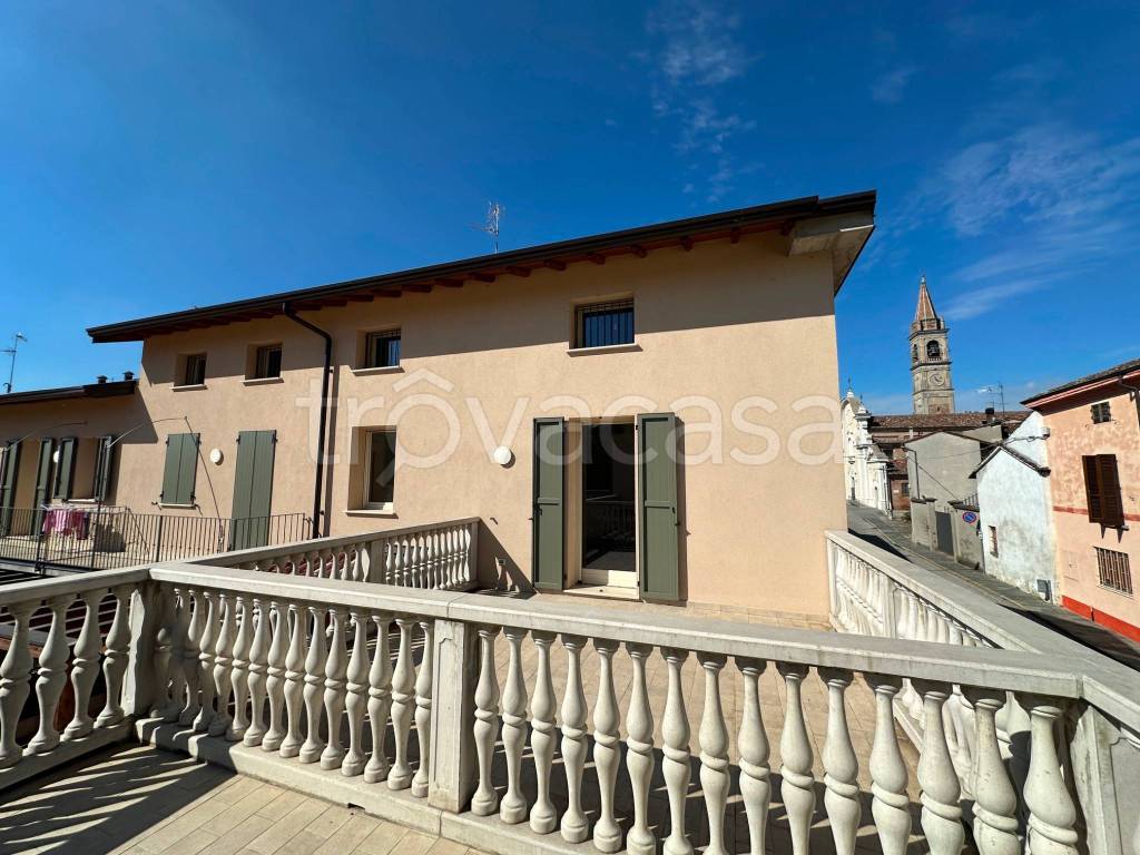 Appartamenti con piscina in vendita a Torre de' Picenardi - TrovaCasa