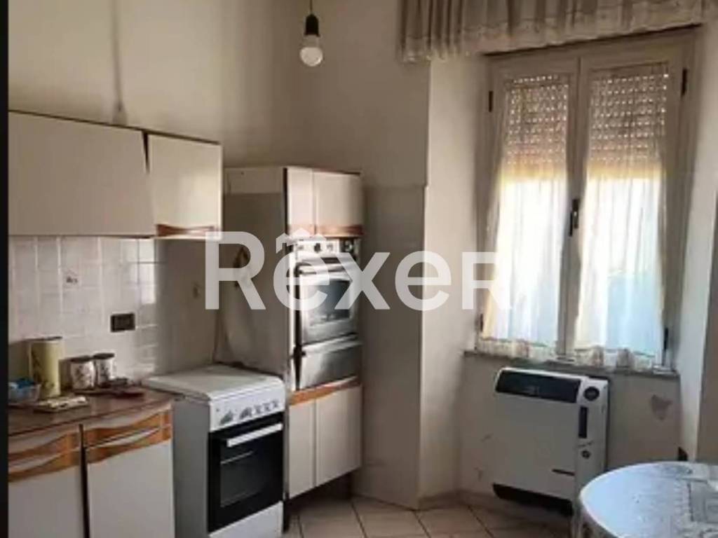 Case indipendenti con giardino in vendita a San Benedetto dei Marsi ...