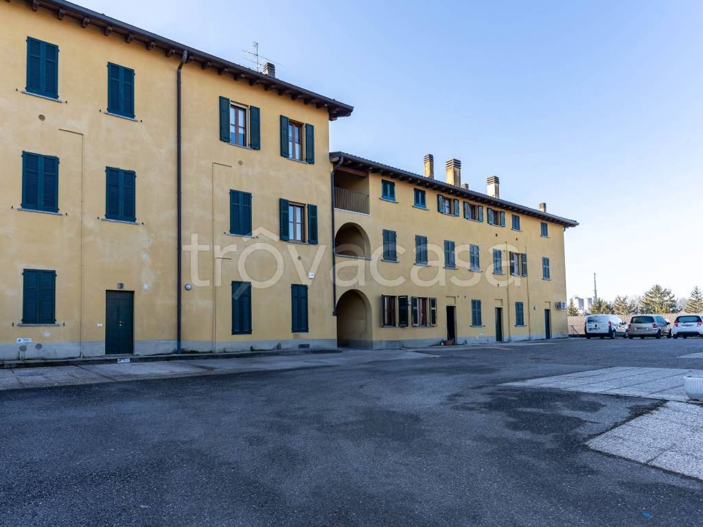 Appartamenti con box in affitto a Merone - TrovaCasa