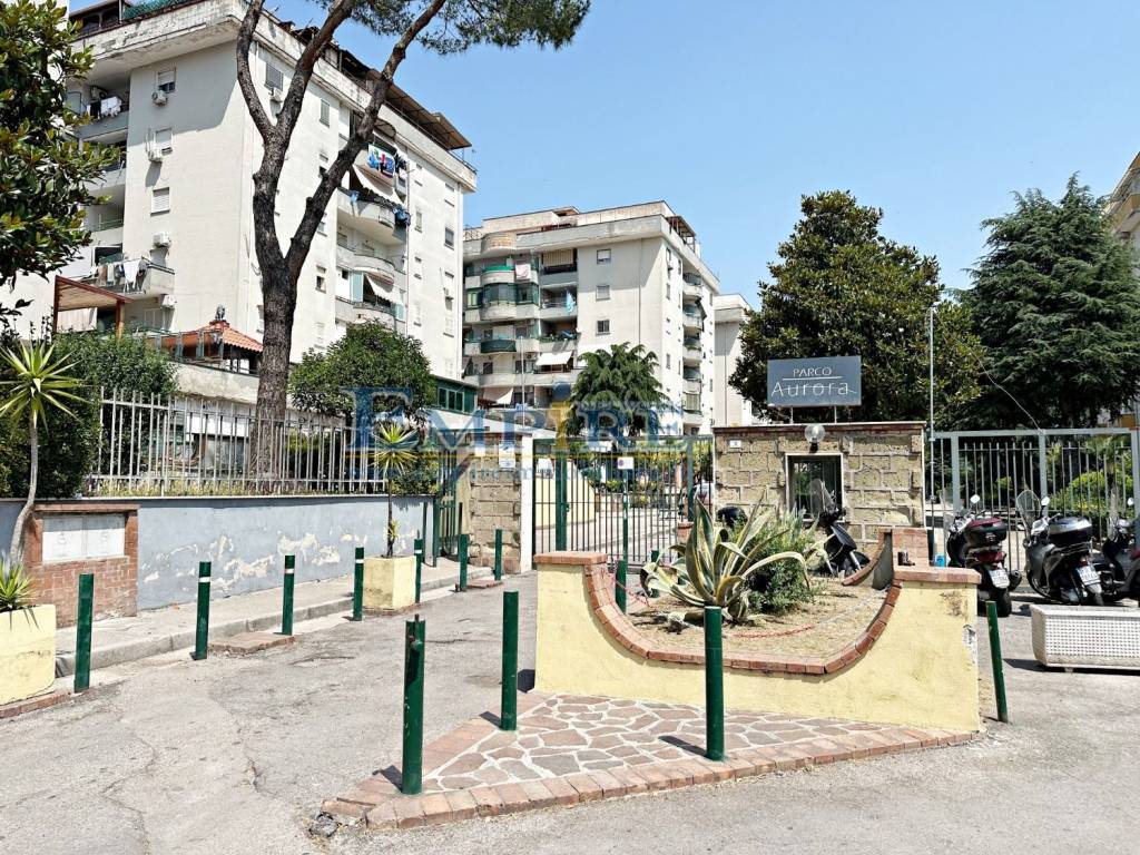 Trilocali con box in vendita a Melito di Napoli - TrovaCasa