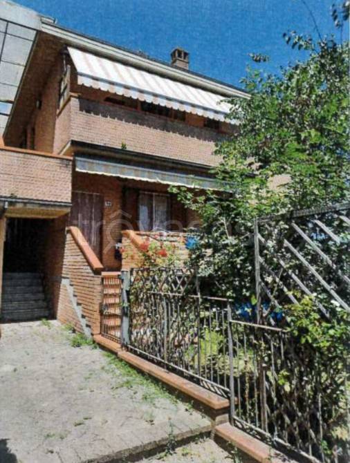 Appartamento all'asta a Montevarchi via Camillo Cavour, box, terrazzo ...