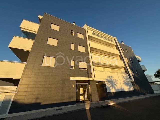 Case con box doppio in affitto a Roma Monti Tiburtini, Pietralata ...