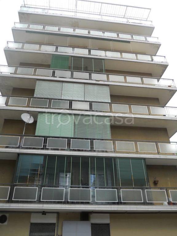 Appartamento in vendita a Borgosesia viale Duca d'Aosta, 5