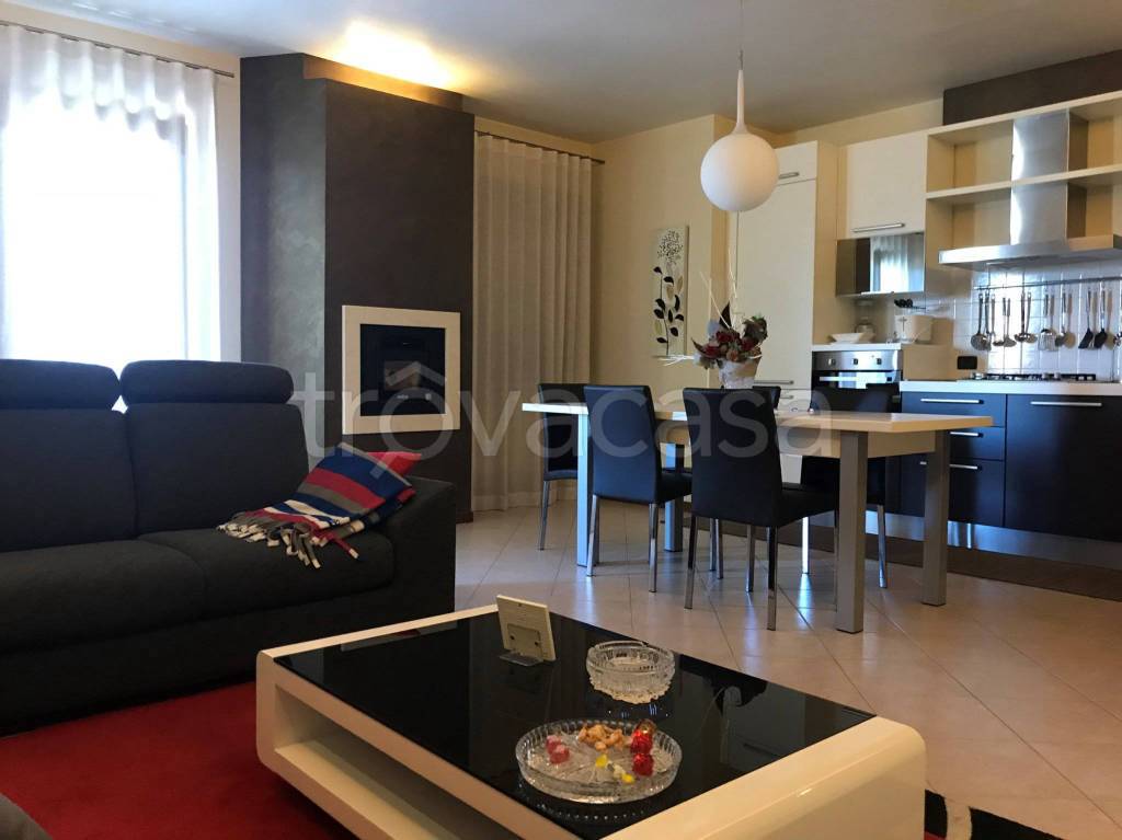 Appartamento in vendita a Loria via Dante Alighieri