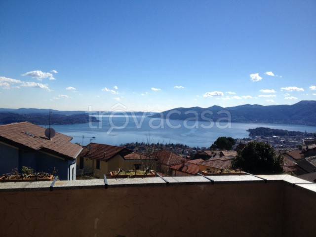 Villa a Schiera in vendita ad Arizzano corso Roma