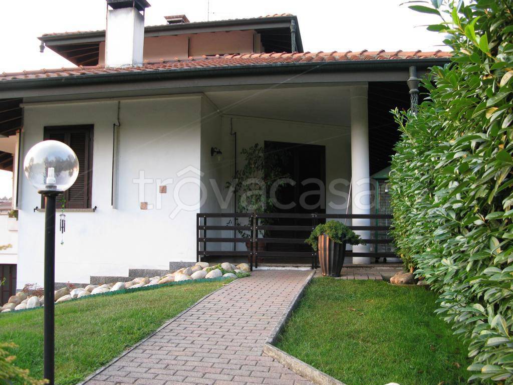 Villa in vendita a Casorate Sempione via Sempione