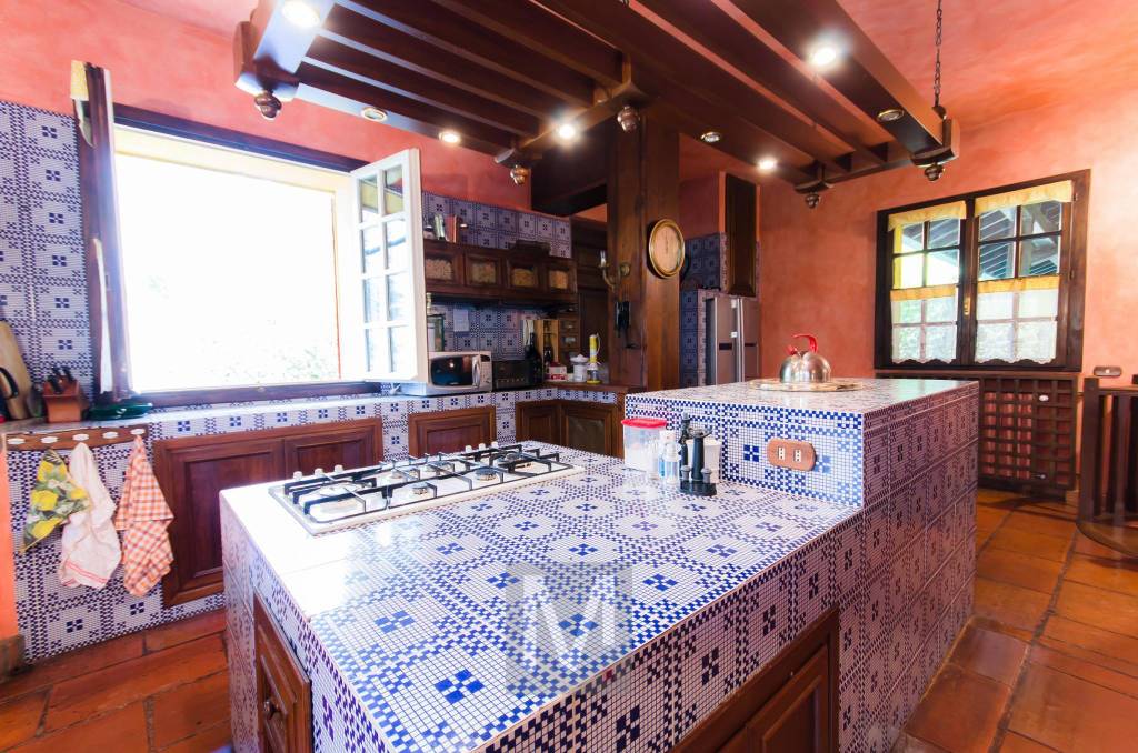 Villa in vendita ad Appiano Gentile via al Golf