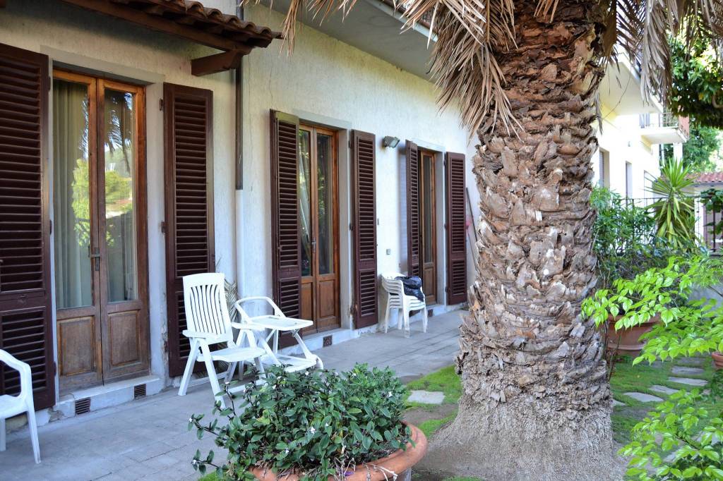 Casa Indipendente in vendita a Prato via Antonio Gramsci