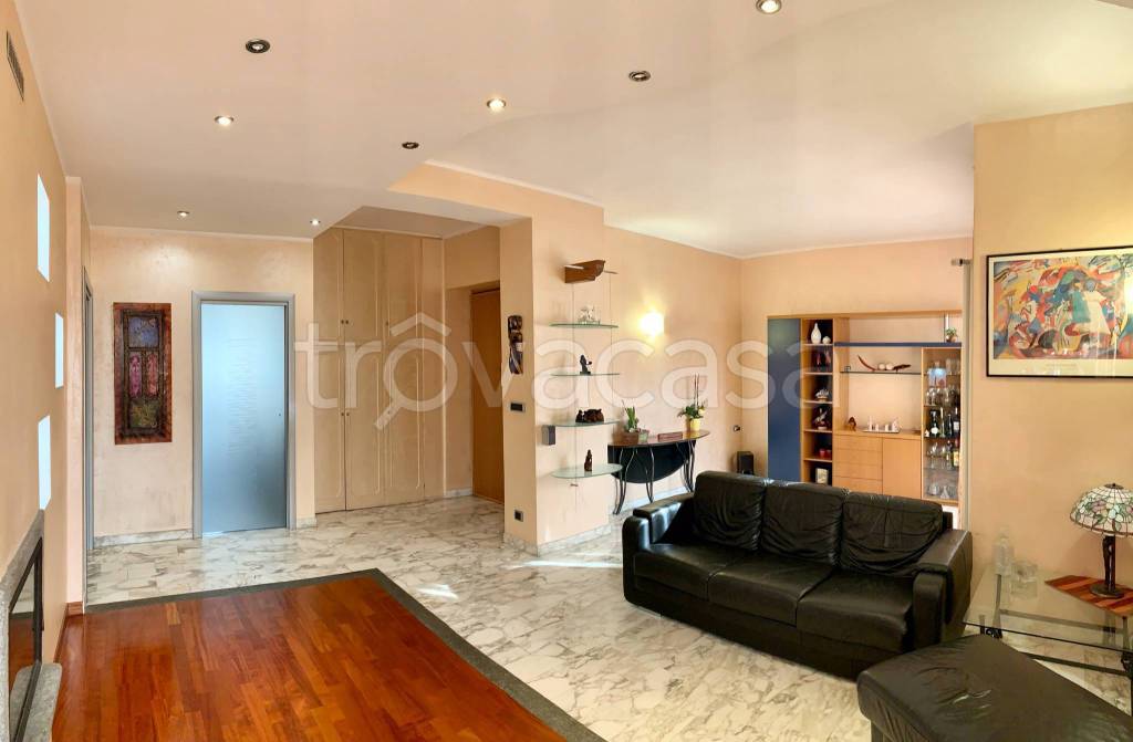 Appartamento in vendita a Torino via Antonio Vagnone, 33