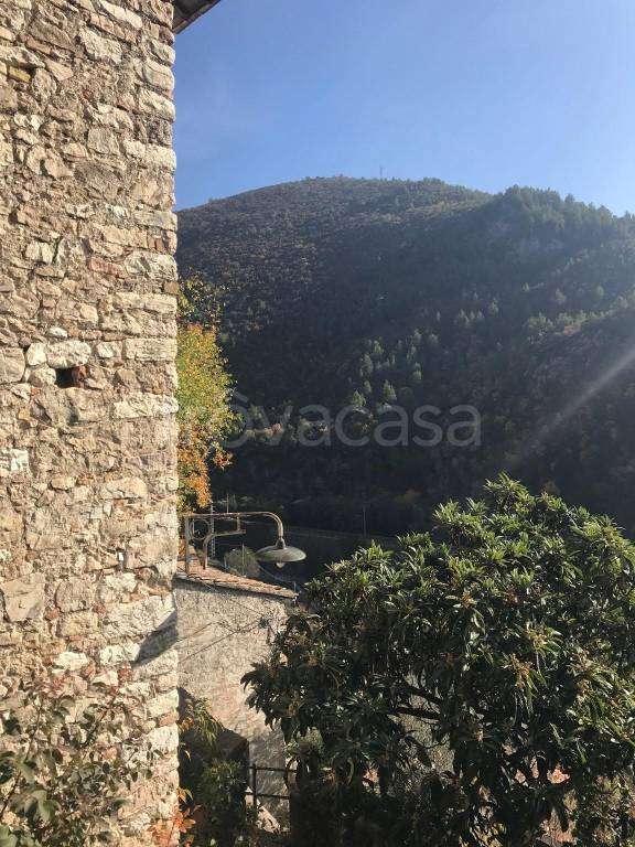Rustico in in vendita da privato a Terni vocabolo Rocca San Zenone, 1