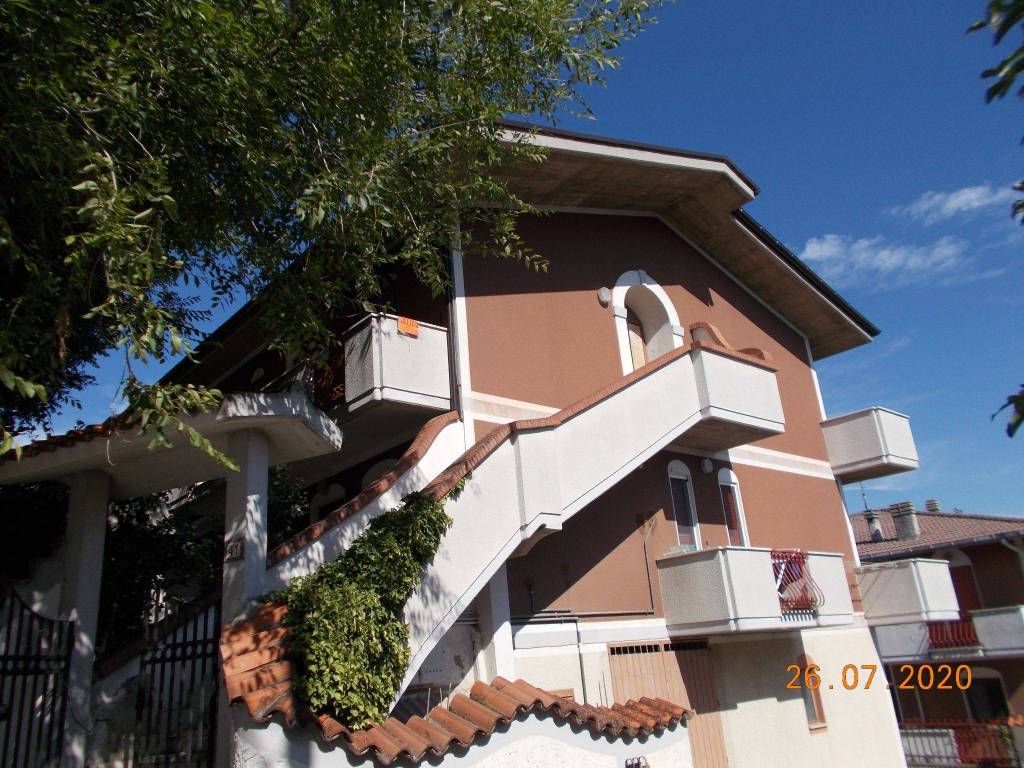 Villa a Schiera in in vendita da privato a Penne contrada De Caesaris, 41