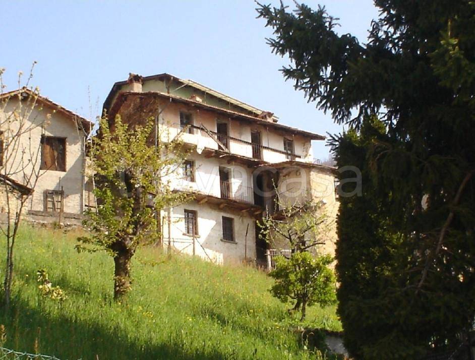 Rustico in vendita a Garzeno via Bradino, 2